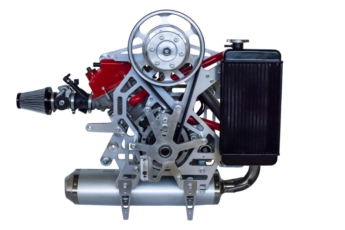 The Aero 1000 Fuel Injected 4 Stroke Engine - BlackHawk USA