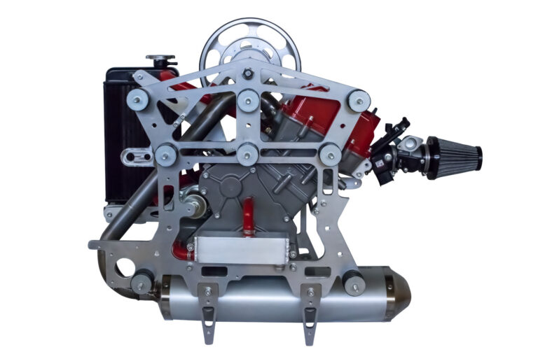 The Aero 1000 Fuel Injected 4 Stroke Engine - BlackHawk USA